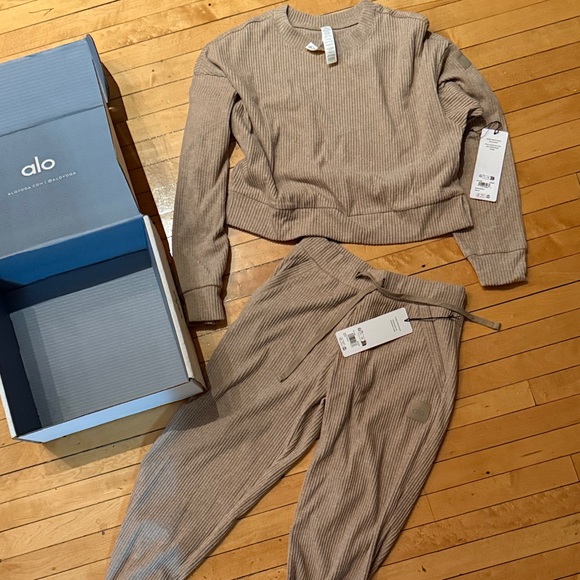 ALO Yoga | Pants & Jumpsuits | Alo Yoga Gravel Heather Ribbed Pullover ...